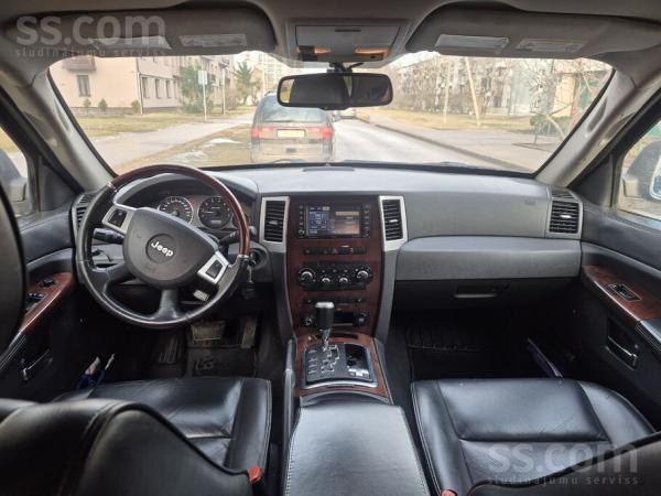 Grey Jeep Grand Cherokee 2010 in Riga, with an engine capacity of 3.00 L and mileage of 0 thousand km for 3300 €, photo 5 on AUTOMOTO.COM.LV
