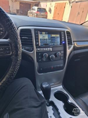Grey Jeep Grand Cherokee 2011 in Visaginas, with an engine capacity of 3.60 L and mileage of 211 thousand km for 10300 €, photo 3 on AUTOMOTO.COM.LV