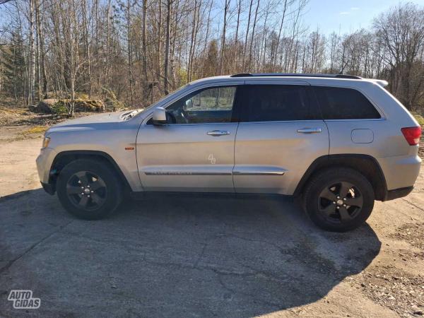 Grey Jeep Grand Cherokee 2011 in Visaginas, with an engine capacity of 3.60 L and mileage of 211 thousand km for 10300 €, photo 3 on AUTOMOTO.COM.LV