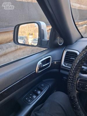 Grey Jeep Grand Cherokee 2011 in Visaginas, with an engine capacity of 3.60 L and mileage of 211 thousand km for 10000 €, photo 9 on AUTOMOTO.COM.LV