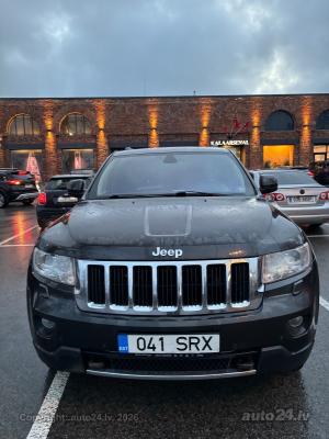 Pelēks Jeep Grand Cherokee 2011 Tallina, ar dzinēja tilpumu 3.00 L un nobraukumu 222 tūkst. km par 10399 €, foto  vietnē AUTOMOTO.COM.LV