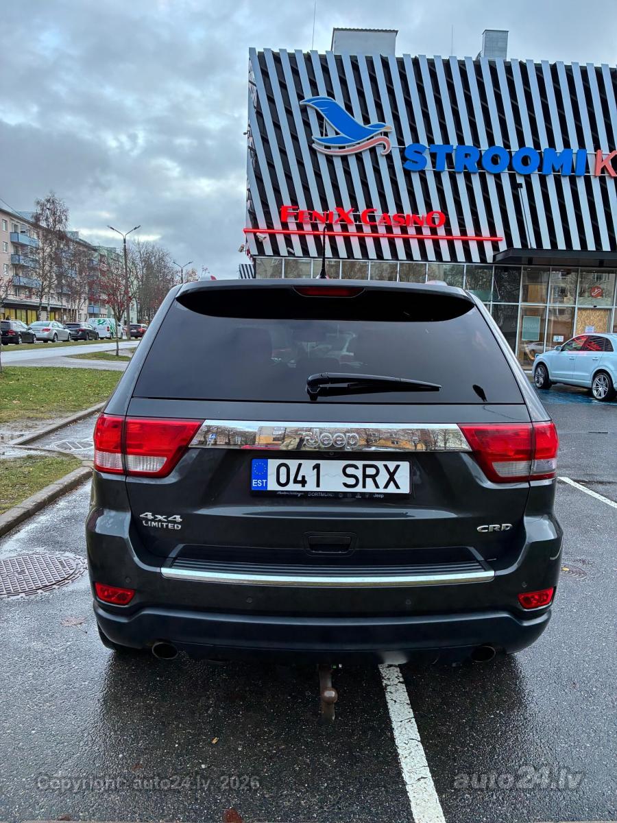 Pelēks Jeep Grand Cherokee 2011 Tallina, ar dzinēja tilpumu 3.00 L un nobraukumu 222 tūkst. km par 10399 €, foto 3 vietnē AUTOMOTO.COM.LV