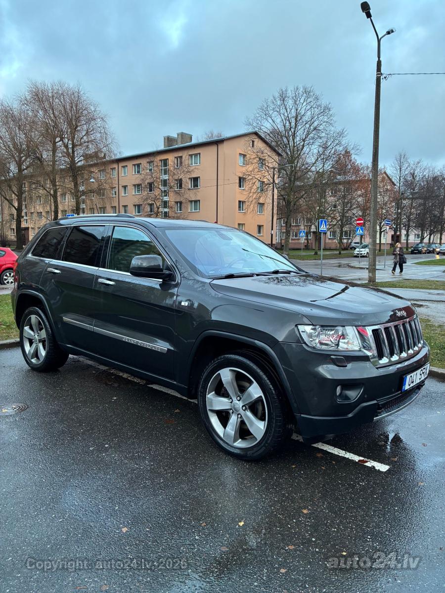 Pelēks Jeep Grand Cherokee 2011 Tallina, ar dzinēja tilpumu 3.00 L un nobraukumu 222 tūkst. km par 10399 €, foto 5 vietnē AUTOMOTO.COM.LV