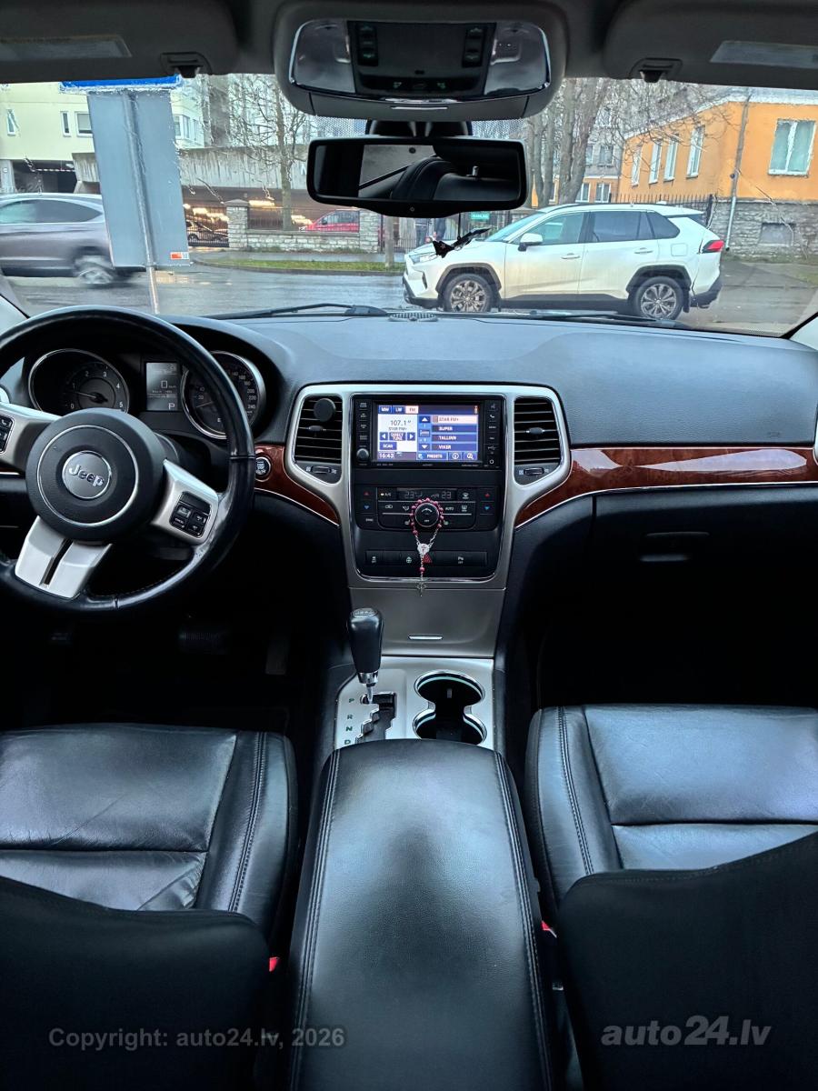Pelēks Jeep Grand Cherokee 2011 Tallina, ar dzinēja tilpumu 3.00 L un nobraukumu 222 tūkst. km par 10399 €, foto 8 vietnē AUTOMOTO.COM.LV