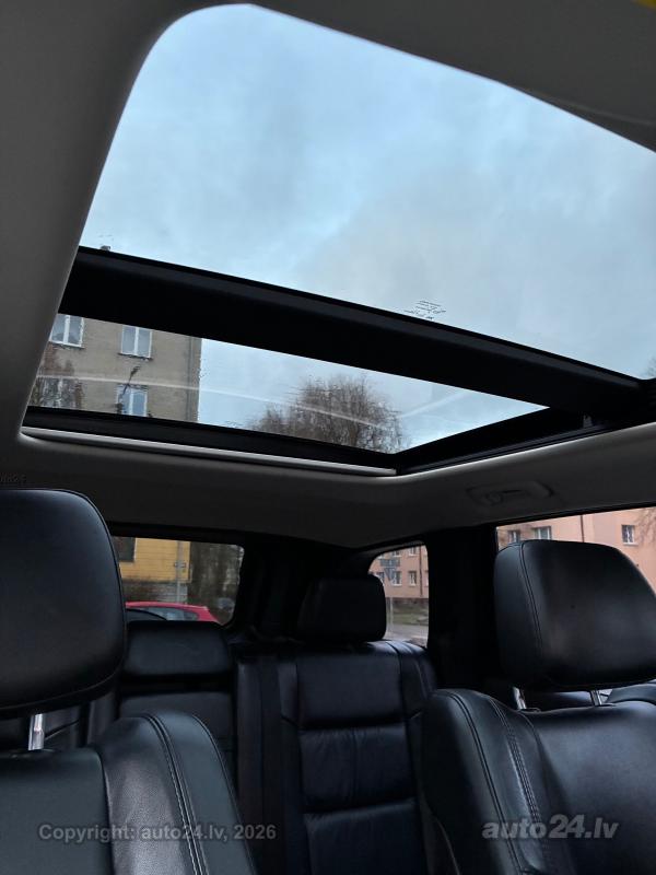 Pelēks Jeep Grand Cherokee 2011 Tallina, ar dzinēja tilpumu 3.00 L un nobraukumu 222 tūkst. km par 10399 €, foto 8 vietnē AUTOMOTO.COM.LV