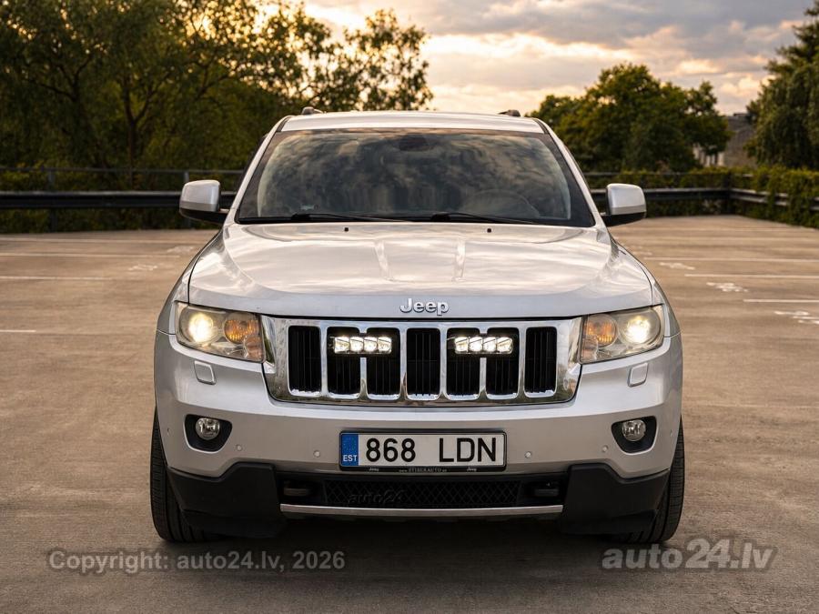 Pelēks Jeep Grand Cherokee 2011 Tartu, ar dzinēja tilpumu 3.00 L un nobraukumu 268 tūkst. km par 8590 €, foto 3 vietnē AUTOMOTO.COM.LV