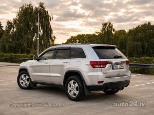 Pelēks Jeep Grand Cherokee 2011 Tartu, ar dzinēja tilpumu 3.00 L un nobraukumu 268 tūkst. km par 8590 €, foto 5 vietnē AUTOMOTO.COM.LV