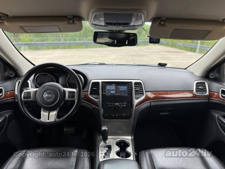Pelēks Jeep Grand Cherokee 2011 Tartu, ar dzinēja tilpumu 3.00 L un nobraukumu 268 tūkst. km par 8590 €, foto 10 vietnē AUTOMOTO.COM.LV