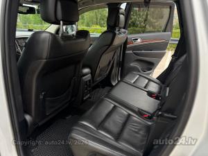 Pelēks Jeep Grand Cherokee 2011 Tartu, ar dzinēja tilpumu 3.00 L un nobraukumu 268 tūkst. km par 8590 €, foto 12 vietnē AUTOMOTO.COM.LV
