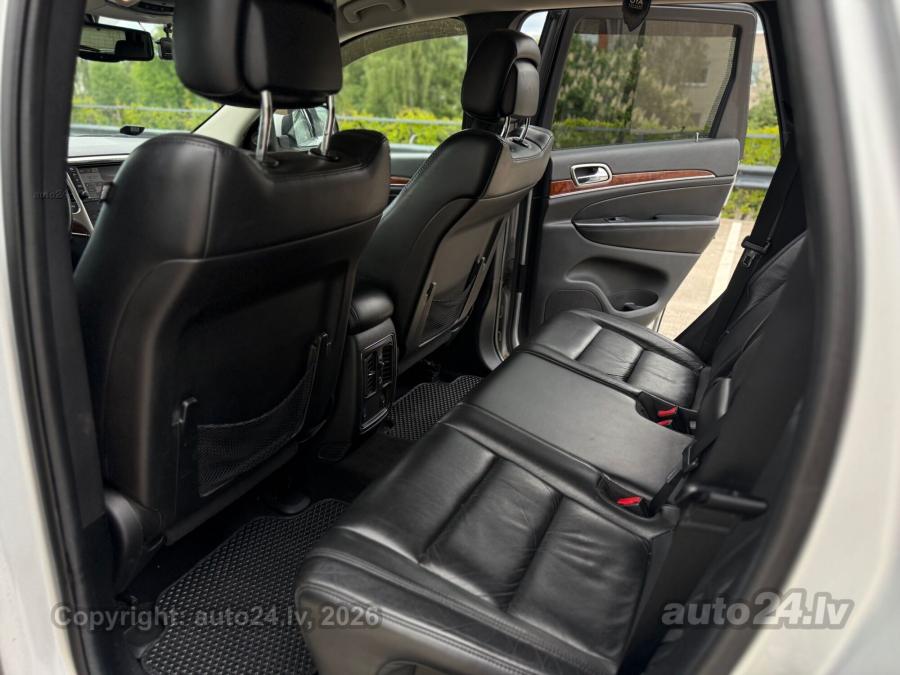 Pelēks Jeep Grand Cherokee 2011 Tartu, ar dzinēja tilpumu 3.00 L un nobraukumu 268 tūkst. km par 8590 €, foto 12 vietnē AUTOMOTO.COM.LV