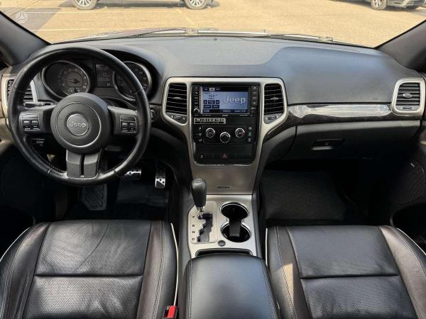 Pelēks Jeep Grand Cherokee 2011 Viļņa, ar dzinēja tilpumu 3.60 L un nobraukumu 216 tūkst. km par 6990 €, foto 2 vietnē AUTOMOTO.COM.LV