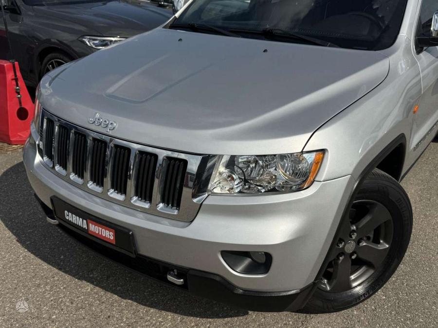 Pelēks Jeep Grand Cherokee 2011 Viļņa, ar dzinēja tilpumu 3.60 L un nobraukumu 216 tūkst. km par 6990 €, foto 5 vietnē AUTOMOTO.COM.LV
