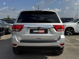 Pelēks Jeep Grand Cherokee 2011 Viļņa, ar dzinēja tilpumu 3.60 L un nobraukumu 216 tūkst. km par 6990 €, foto 9 vietnē AUTOMOTO.COM.LV