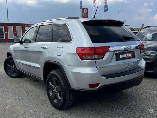 Pelēks Jeep Grand Cherokee 2011 Viļņa, ar dzinēja tilpumu 3.60 L un nobraukumu 216 tūkst. km par 6990 €, foto 10 vietnē AUTOMOTO.COM.LV