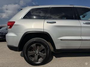 Pelēks Jeep Grand Cherokee 2011 Viļņa, ar dzinēja tilpumu 3.60 L un nobraukumu 216 tūkst. km par 6990 €, foto 16 vietnē AUTOMOTO.COM.LV