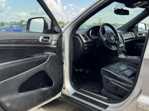 Pelēks Jeep Grand Cherokee 2011 Viļņa, ar dzinēja tilpumu 3.60 L un nobraukumu 216 tūkst. km par 6990 €, foto 17 vietnē AUTOMOTO.COM.LV