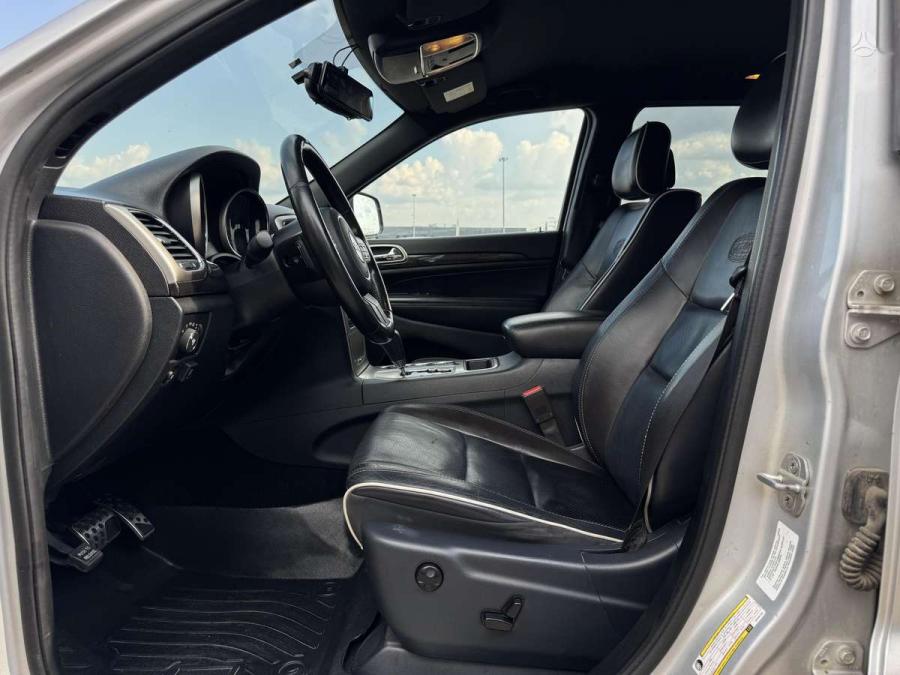 Pelēks Jeep Grand Cherokee 2011 Viļņa, ar dzinēja tilpumu 3.60 L un nobraukumu 216 tūkst. km par 6990 €, foto 18 vietnē AUTOMOTO.COM.LV