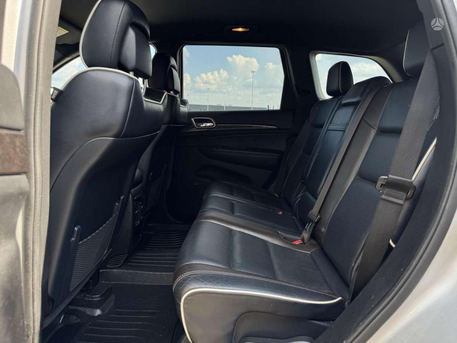 Pelēks Jeep Grand Cherokee 2011 Viļņa, ar dzinēja tilpumu 3.60 L un nobraukumu 216 tūkst. km par 6990 €, foto 21 vietnē AUTOMOTO.COM.LV