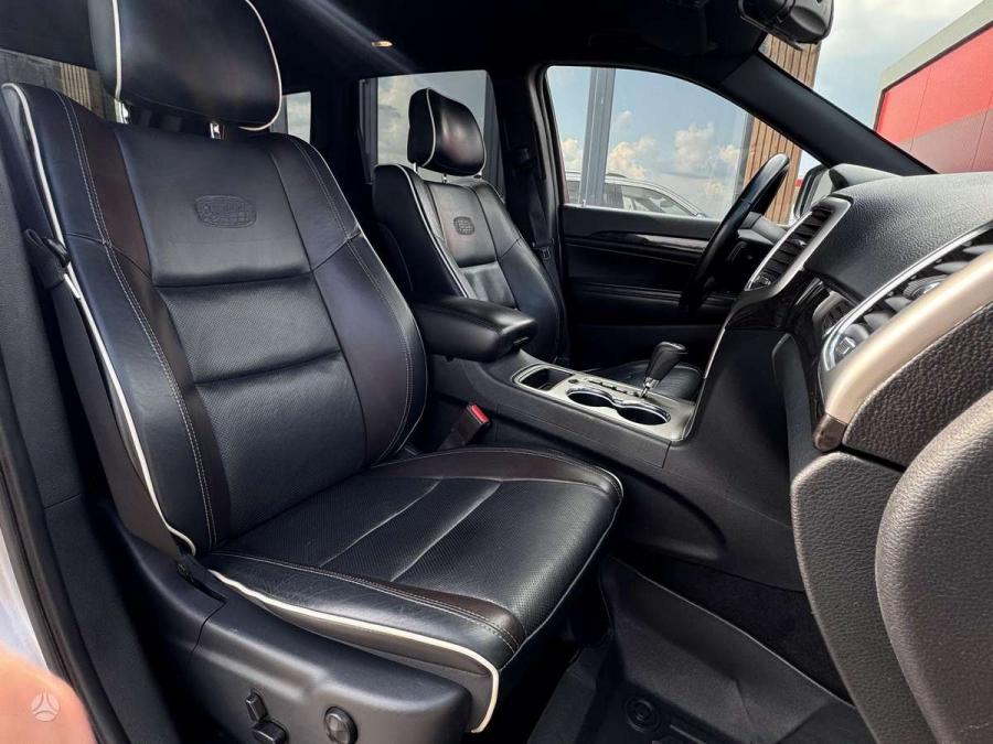 Pelēks Jeep Grand Cherokee 2011 Viļņa, ar dzinēja tilpumu 3.60 L un nobraukumu 216 tūkst. km par 6990 €, foto 25 vietnē AUTOMOTO.COM.LV