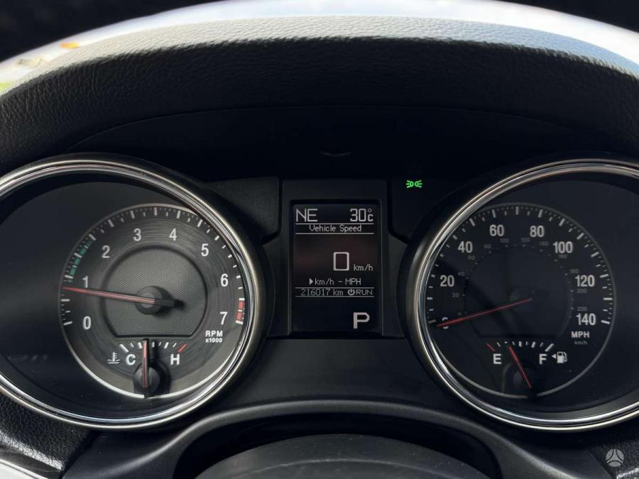 Pelēks Jeep Grand Cherokee 2011 Viļņa, ar dzinēja tilpumu 3.60 L un nobraukumu 216 tūkst. km par 6990 €, foto 29 vietnē AUTOMOTO.COM.LV