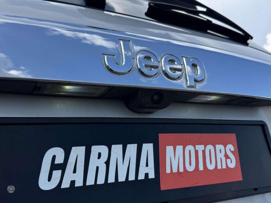Pelēks Jeep Grand Cherokee 2011 Viļņa, ar dzinēja tilpumu 3.60 L un nobraukumu 216 tūkst. km par 6990 €, foto 36 vietnē AUTOMOTO.COM.LV