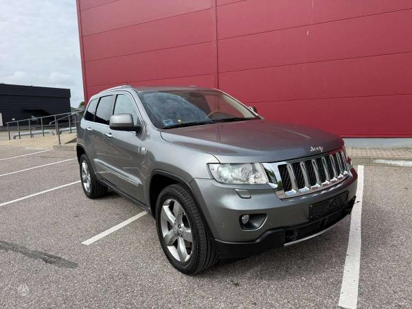 Grey Jeep Grand Cherokee 2011 in Kaunas, with an engine capacity of 2.99 L and mileage of 154 thousand km for 11900 €, photo 7 on AUTOMOTO.COM.LV