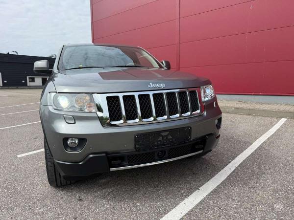 Grey Jeep Grand Cherokee 2011 in Kaunas, with an engine capacity of 2.99 L and mileage of 154 thousand km for 11900 €, photo 10 on AUTOMOTO.COM.LV