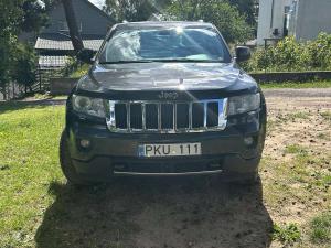 Pelēks Jeep Grand Cherokee 2011 Viļņa, ar dzinēja tilpumu 2.99 L un nobraukumu 166 tūkst. km par 8600 €, foto 3 vietnē AUTOMOTO.COM.LV