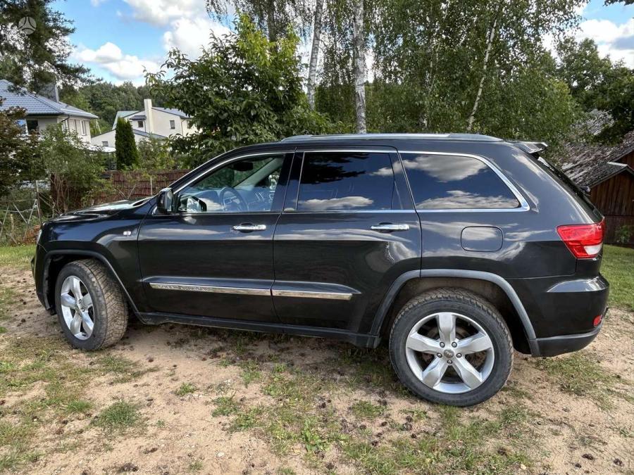 Pelēks Jeep Grand Cherokee 2011 Viļņa, ar dzinēja tilpumu 2.99 L un nobraukumu 166 tūkst. km par 8600 €, foto 4 vietnē AUTOMOTO.COM.LV