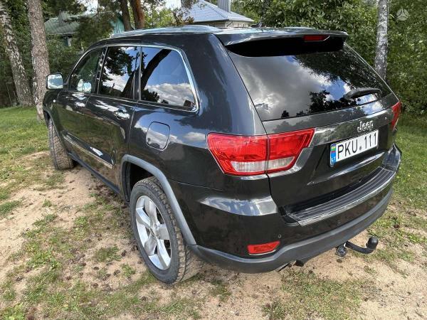 Pelēks Jeep Grand Cherokee 2011 Viļņa, ar dzinēja tilpumu 2.99 L un nobraukumu 166 tūkst. km par 8600 €, foto 6 vietnē AUTOMOTO.COM.LV