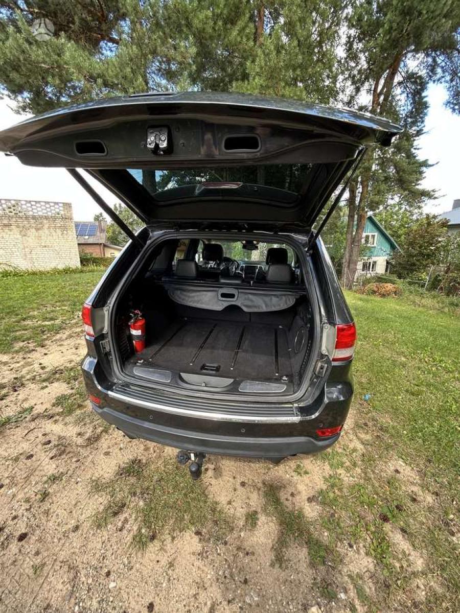 Pelēks Jeep Grand Cherokee 2011 Viļņa, ar dzinēja tilpumu 2.99 L un nobraukumu 166 tūkst. km par 8600 €, foto 8 vietnē AUTOMOTO.COM.LV