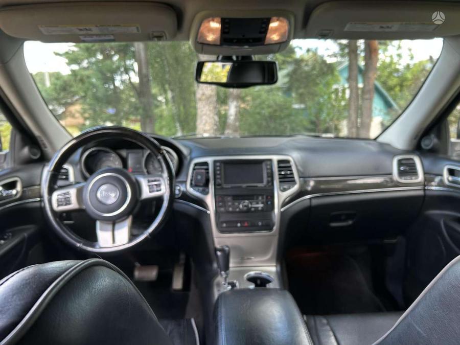 Pelēks Jeep Grand Cherokee 2011 Viļņa, ar dzinēja tilpumu 2.99 L un nobraukumu 166 tūkst. km par 8600 €, foto 10 vietnē AUTOMOTO.COM.LV