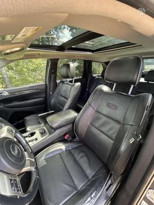 Pelēks Jeep Grand Cherokee 2011 Viļņa, ar dzinēja tilpumu 2.99 L un nobraukumu 166 tūkst. km par 8600 €, foto 11 vietnē AUTOMOTO.COM.LV