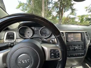 Pelēks Jeep Grand Cherokee 2011 Viļņa, ar dzinēja tilpumu 2.99 L un nobraukumu 166 tūkst. km par 8600 €, foto 12 vietnē AUTOMOTO.COM.LV