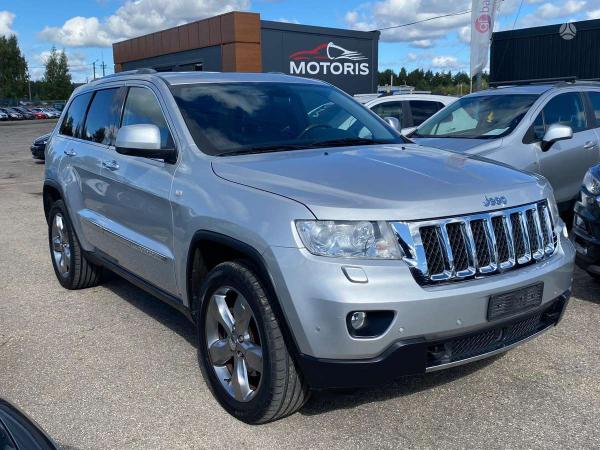 Grey Jeep Grand Cherokee 2011 in Panevezys, with an engine capacity of 2.99 L and mileage of 155 thousand km for 8500 €, photo 1 on AUTOMOTO.COM.LV