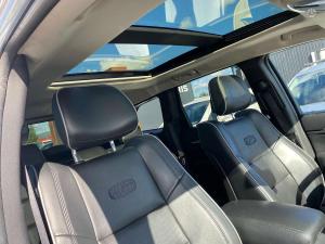 Grey Jeep Grand Cherokee 2011 in Panevezys, with an engine capacity of 2.99 L and mileage of 155 thousand km for 8500 €, photo 16 on AUTOMOTO.COM.LV