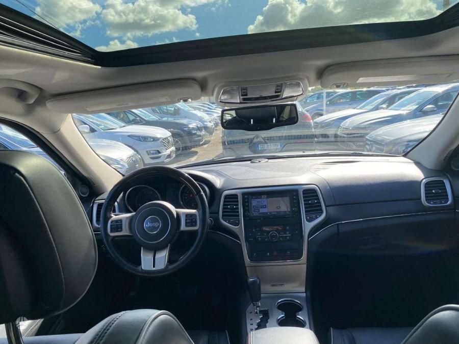 Grey Jeep Grand Cherokee 2011 in Panevezys, with an engine capacity of 2.99 L and mileage of 155 thousand km for 8500 €, photo 21 on AUTOMOTO.COM.LV
