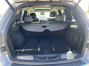 Grey Jeep Grand Cherokee 2011 in Panevezys, with an engine capacity of 2.99 L and mileage of 155 thousand km for 8500 €, photo 24 on AUTOMOTO.COM.LV