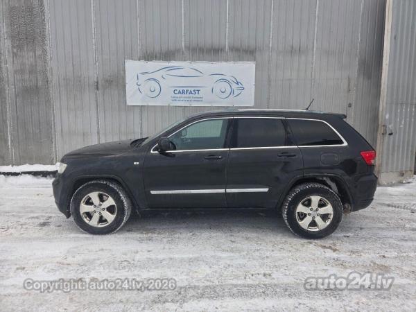 Grey Jeep Grand Cherokee 2012 in Tallinn, with an engine capacity of 3.00 L and mileage of 239 thousand km for 8900 €, photo 6 on AUTOMOTO.COM.LV