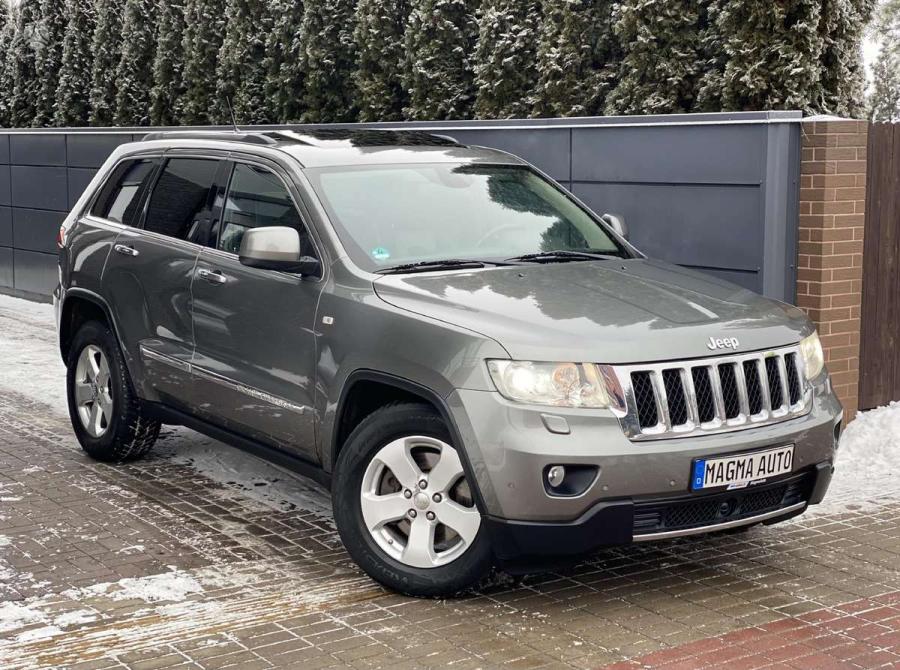 Grey Jeep Grand Cherokee 2012 in Marijampole, with an engine capacity of 2.99 L and mileage of 243 thousand km for 8850 €, photo 1 on AUTOMOTO.COM.LV