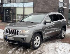 Grey Jeep Grand Cherokee 2012 in Marijampole, with an engine capacity of 2.99 L and mileage of 243 thousand km for 8850 €, photo 2 on AUTOMOTO.COM.LV