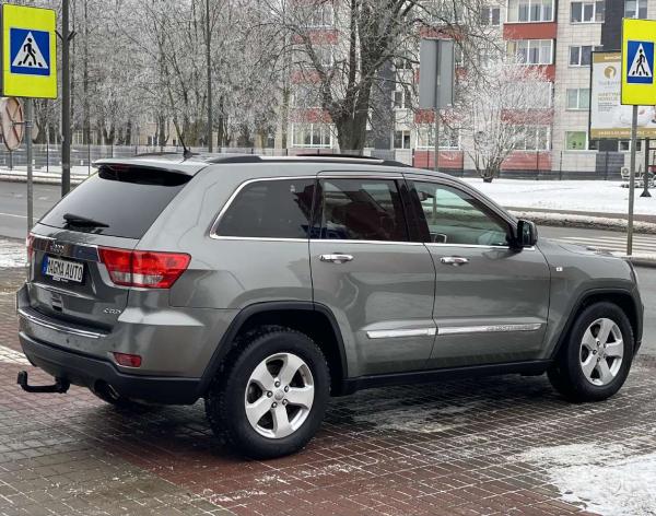 Grey Jeep Grand Cherokee 2012 in Marijampole, with an engine capacity of 2.99 L and mileage of 243 thousand km for 8850 €, photo 5 on AUTOMOTO.COM.LV