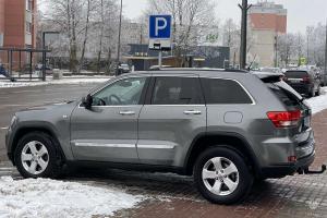 Grey Jeep Grand Cherokee 2012 in Marijampole, with an engine capacity of 2.99 L and mileage of 243 thousand km for 8850 €, photo 11 on AUTOMOTO.COM.LV
