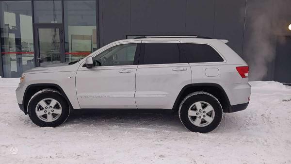 Pelēks Jeep Grand Cherokee 2012 Šauļi, ar dzinēja tilpumu 3.60 L un nobraukumu 303 tūkst. km par 7400 €, foto 5 vietnē AUTOMOTO.COM.LV