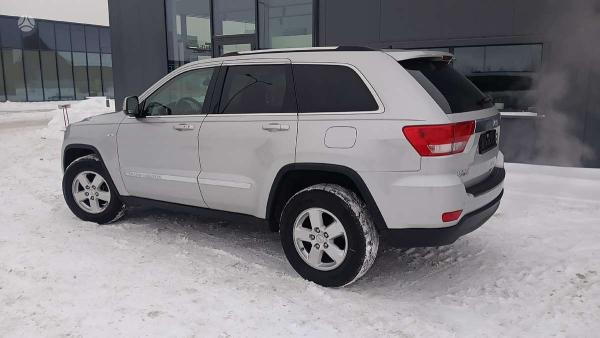 Pelēks Jeep Grand Cherokee 2012 Šauļi, ar dzinēja tilpumu 3.60 L un nobraukumu 303 tūkst. km par 7400 €, foto 6 vietnē AUTOMOTO.COM.LV