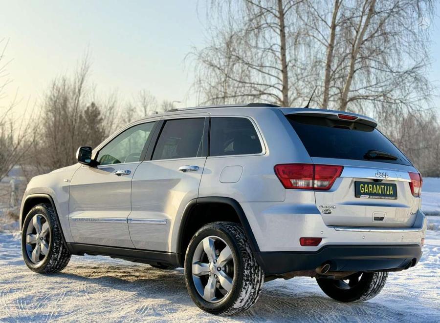 Grey Jeep Grand Cherokee 2012 in Siauliai, with an engine capacity of 2.99 L and mileage of 244 thousand km for 10950 €, photo 3 on AUTOMOTO.COM.LV