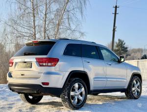 Grey Jeep Grand Cherokee 2012 in Siauliai, with an engine capacity of 2.99 L and mileage of 244 thousand km for 10950 €, photo 4 on AUTOMOTO.COM.LV