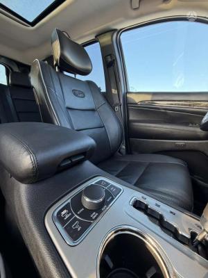 Grey Jeep Grand Cherokee 2012 in Siauliai, with an engine capacity of 2.99 L and mileage of 244 thousand km for 10950 €, photo 24 on AUTOMOTO.COM.LV
