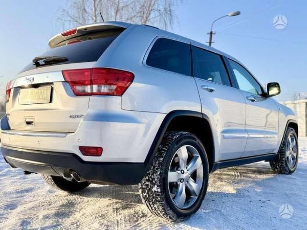 Pelēks Jeep Grand Cherokee 2012 Šauļi, ar dzinēja tilpumu 2.99 L un nobraukumu 244 tūkst. km par 10950 €, foto 8 vietnē AUTOMOTO.COM.LV