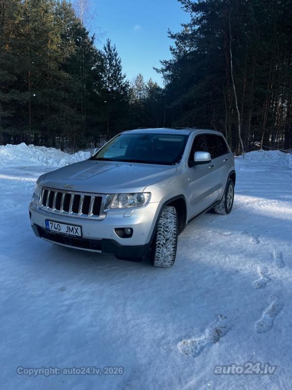 Pelēks Jeep Grand Cherokee 2012 Tallina, ar dzinēja tilpumu 3.00 L un nobraukumu 216 tūkst. km par 8800 €, foto 2 vietnē AUTOMOTO.COM.LV